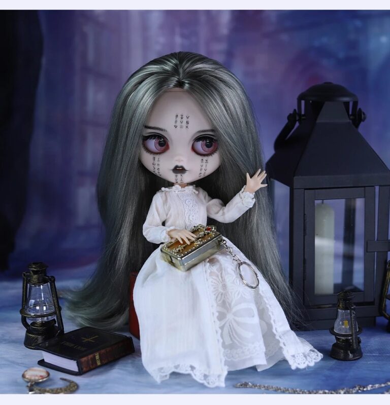 Agatha – Premium Custom Neo Blythe Doll with Silver Hair, White Skin ...
